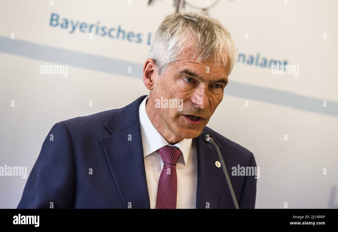 Munich, Bavaria, Germany. 28th Mar, 2022. ALFRED KAUPER. Reflecting the ...