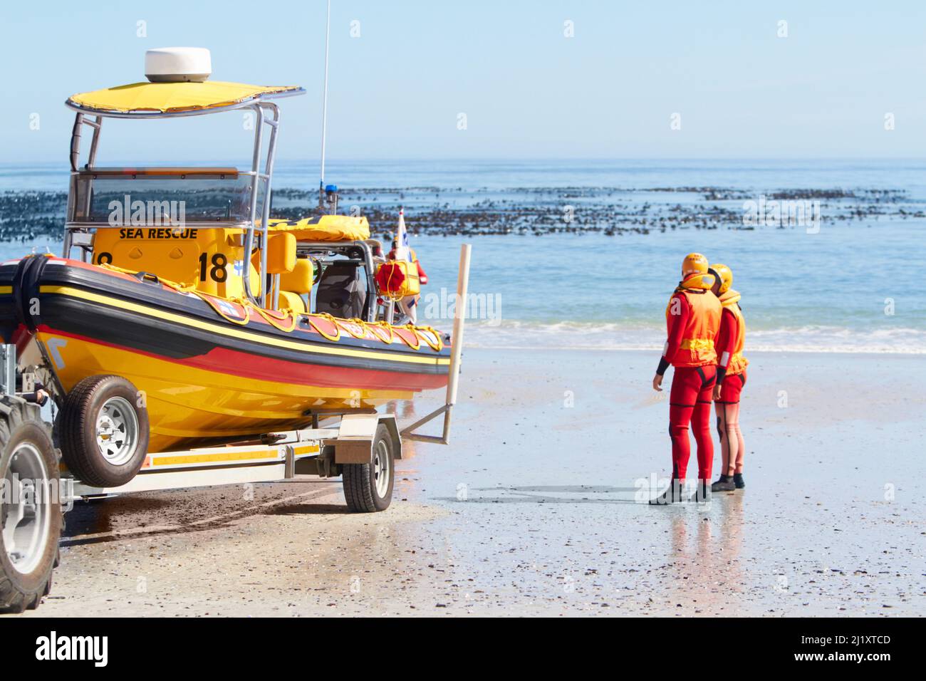 Emergency rescue personnel hi-res stock photography and images - Alamy