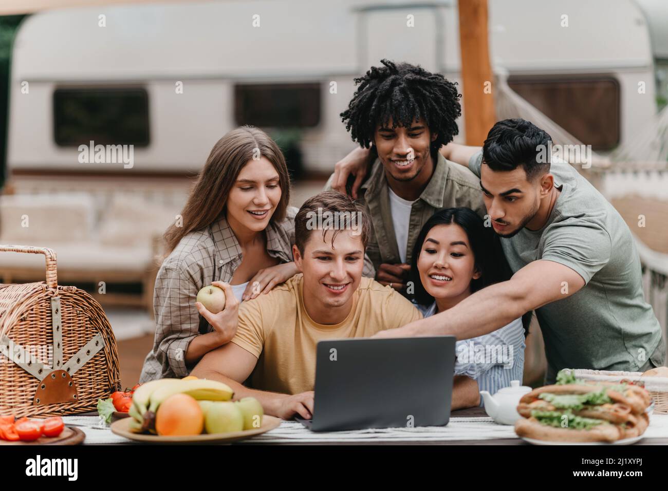 Man using laptop computer camping hi-res stock photography and images ...