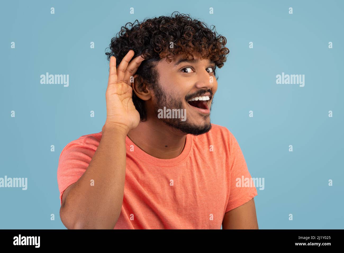 Curious guy hi-res stock photography and images - Alamy