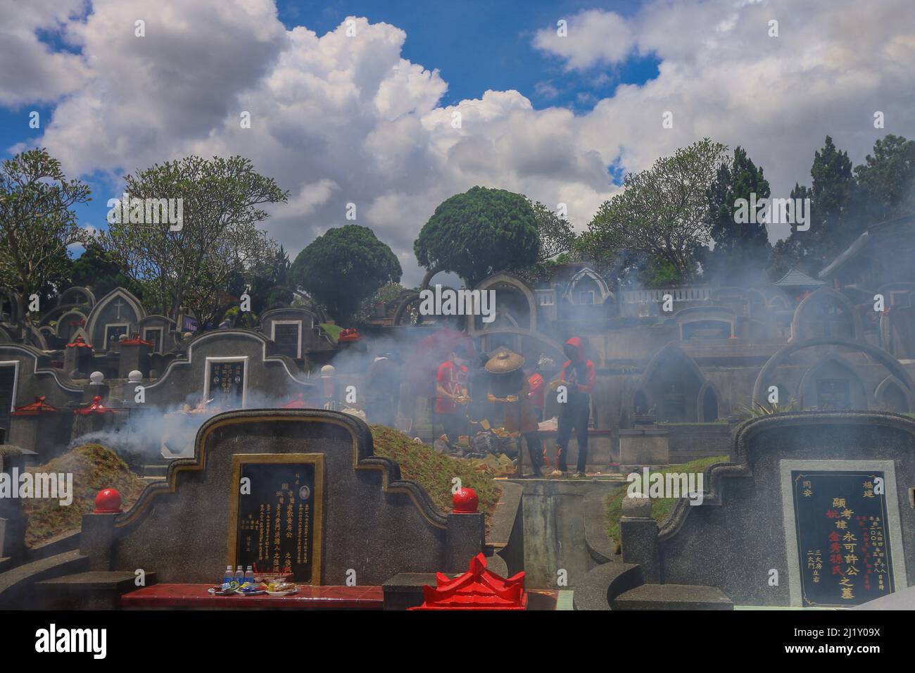 Cheng beng hi-res stock photography and images - Alamy