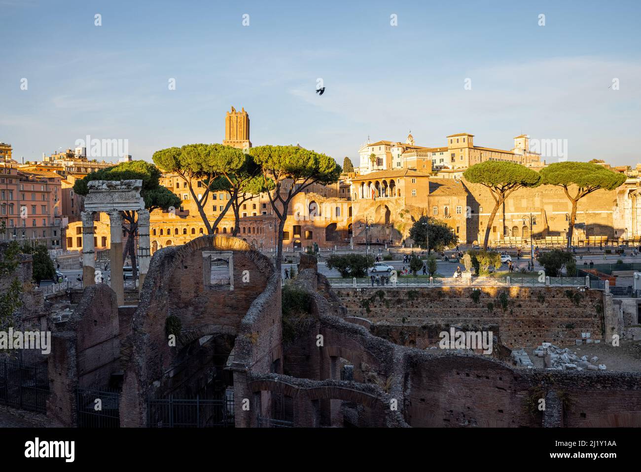 Sunset on roman ruins hi-res stock photography and images - Alamy