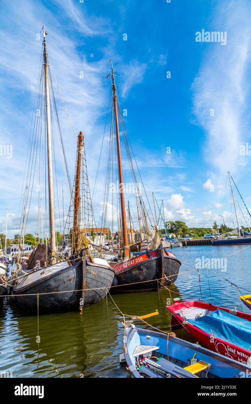 Traditional wooden lifting bridge hi-res stock photography and images ...