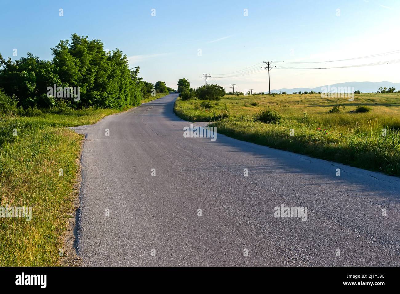 Scenic drive open road hi-res stock photography and images - Alamy