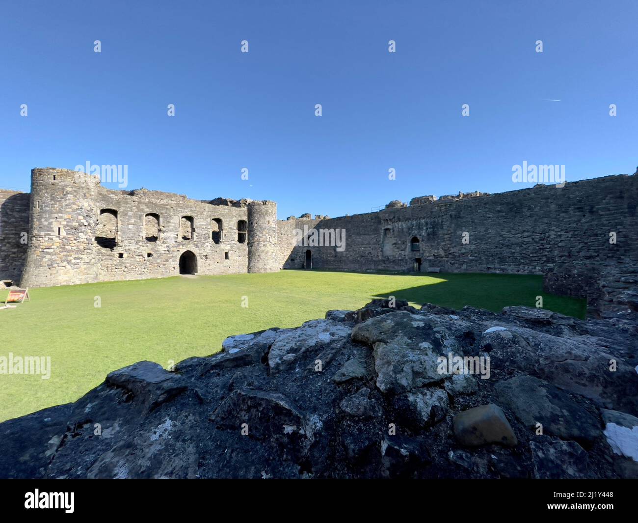 Castle drawbridge ireland hi-res stock photography and images - Alamy