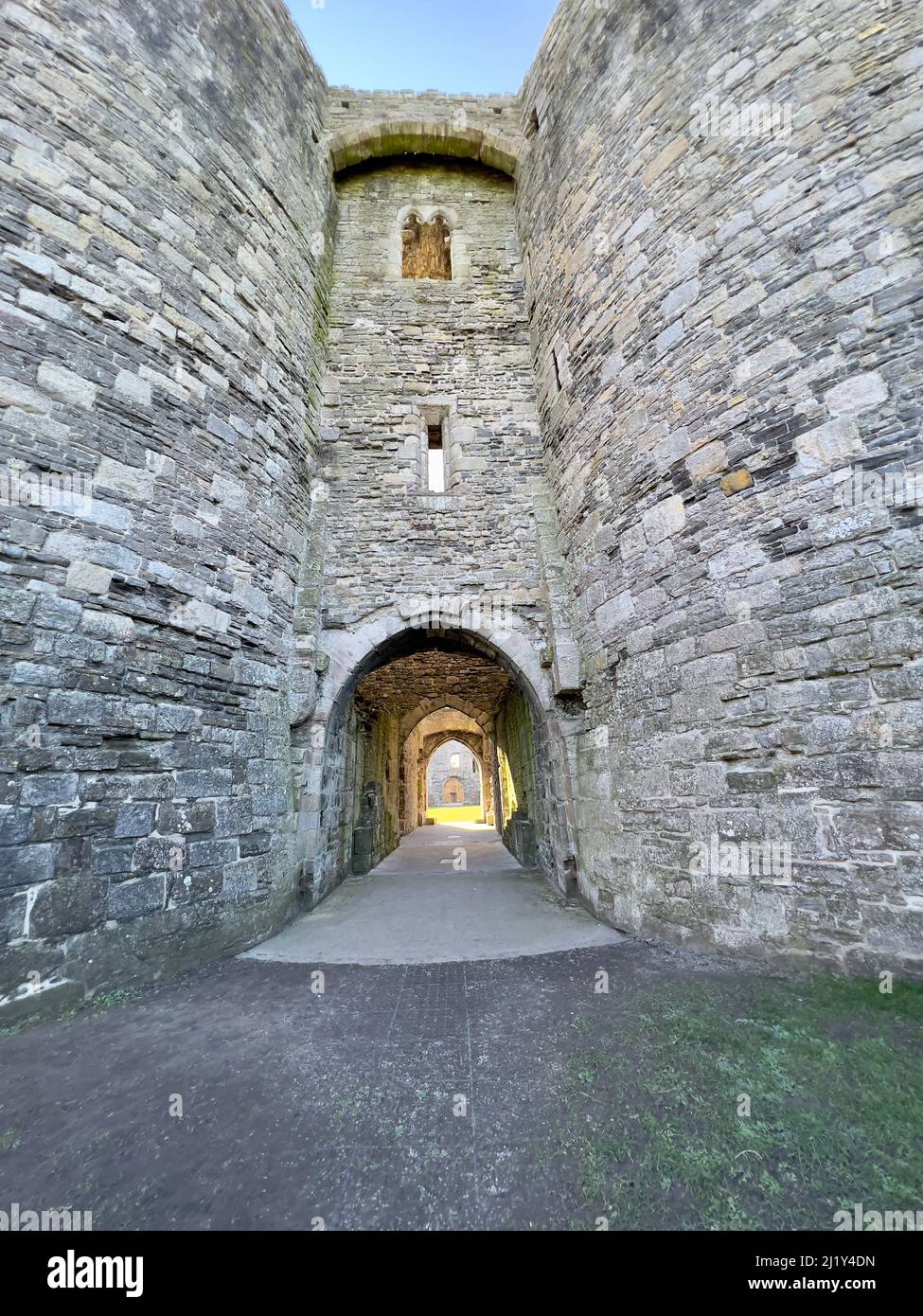 Castle drawbridge ireland hi-res stock photography and images - Alamy