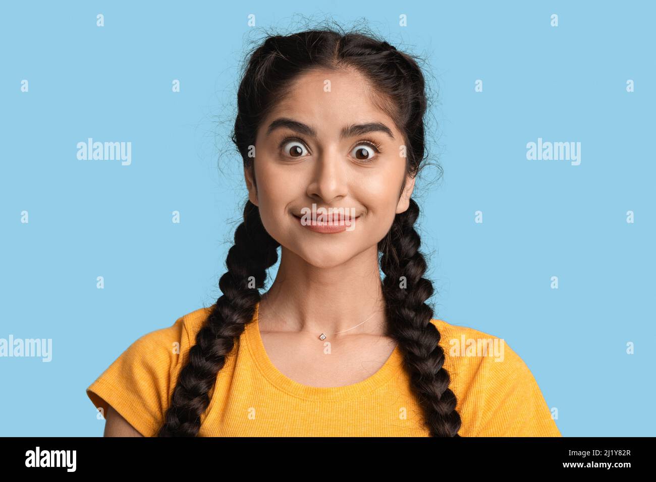 Amazed shock shocked amazement face hi-res stock photography and images ...