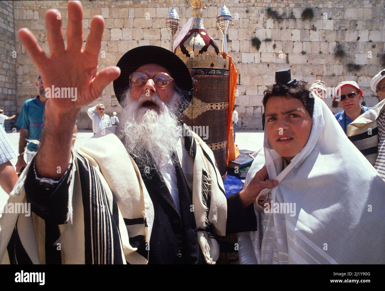 Rabbi and bar mitzvah boy hi-res stock photography and images - Alamy