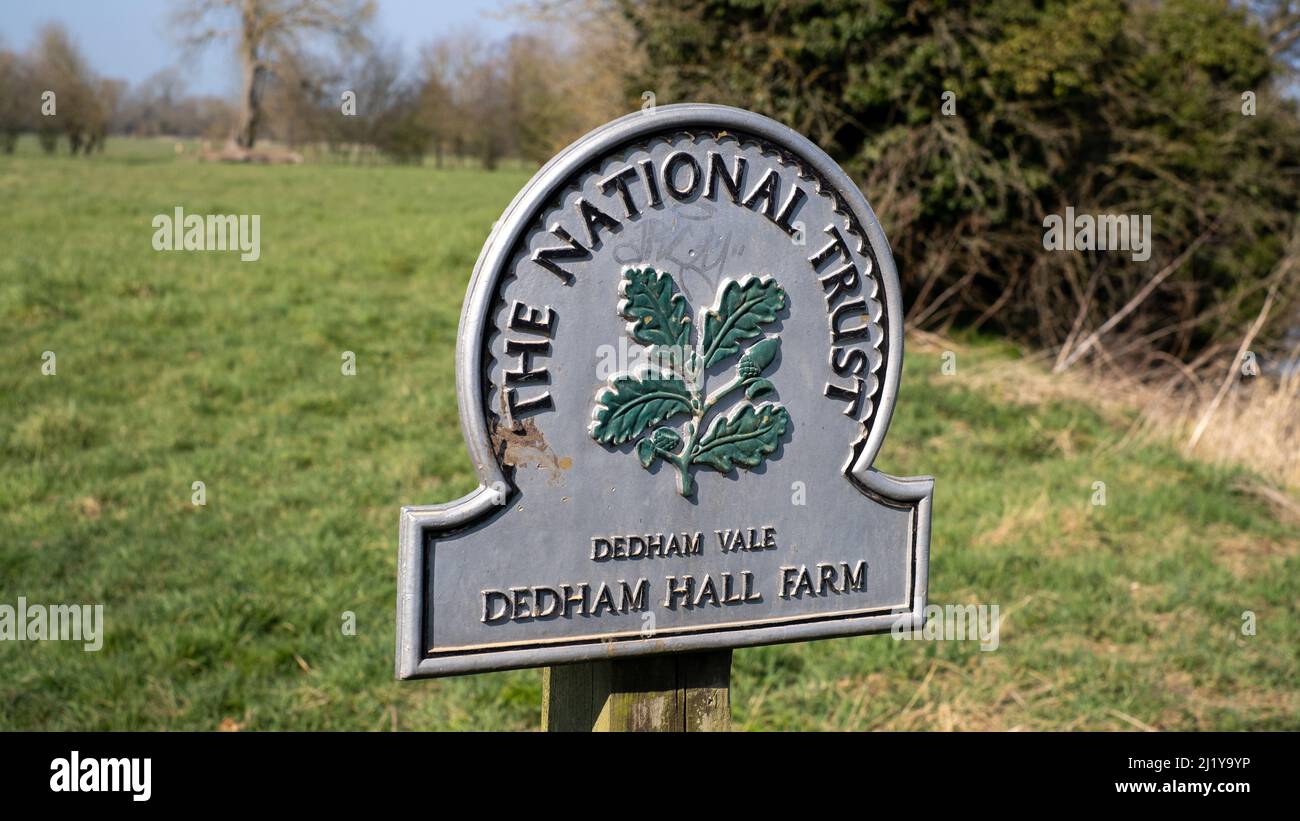 The National Trust signpost at Dedham Vale Stock Photo - Alamy