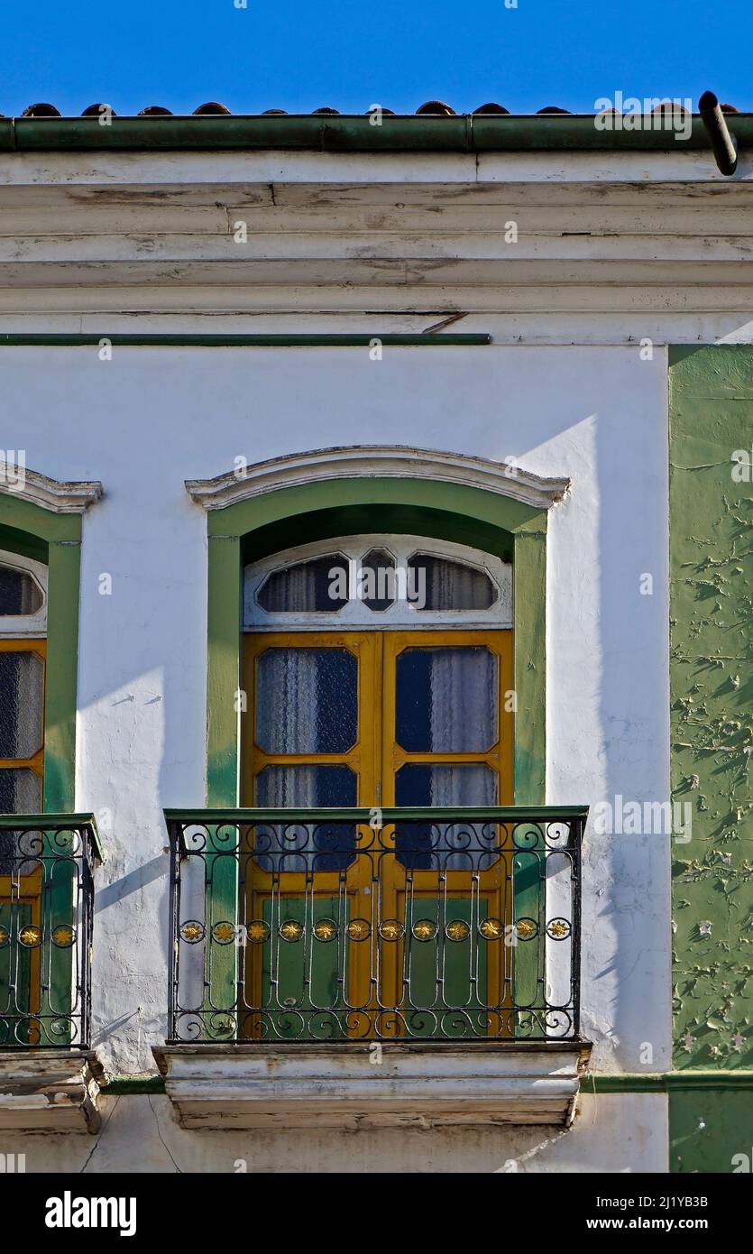Colonial balcony hi-res stock photography and images - Alamy