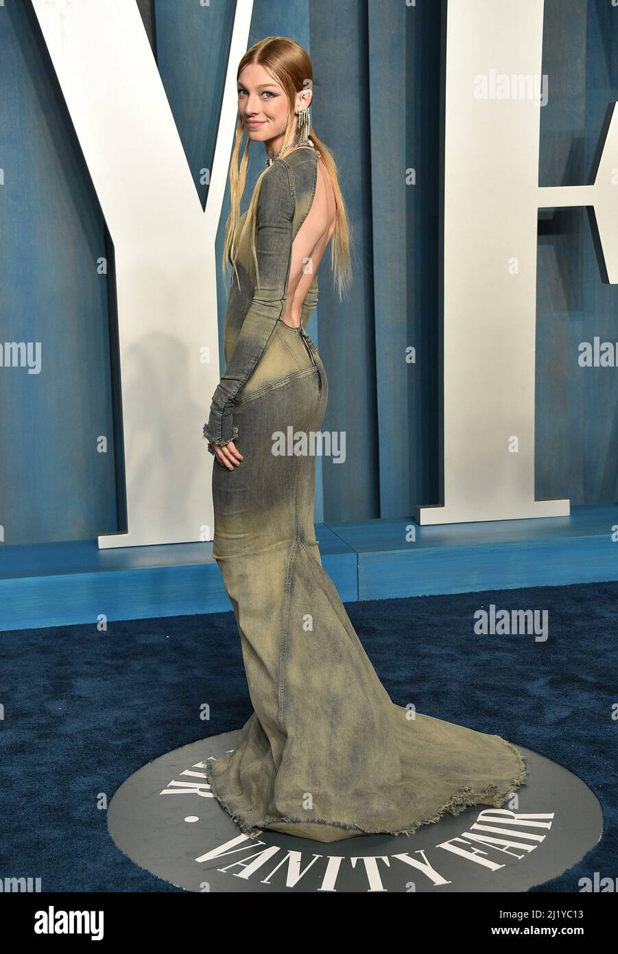 Hunter Schafer at the 2022 Vanity Fair Oscar Party hosted by editor ...