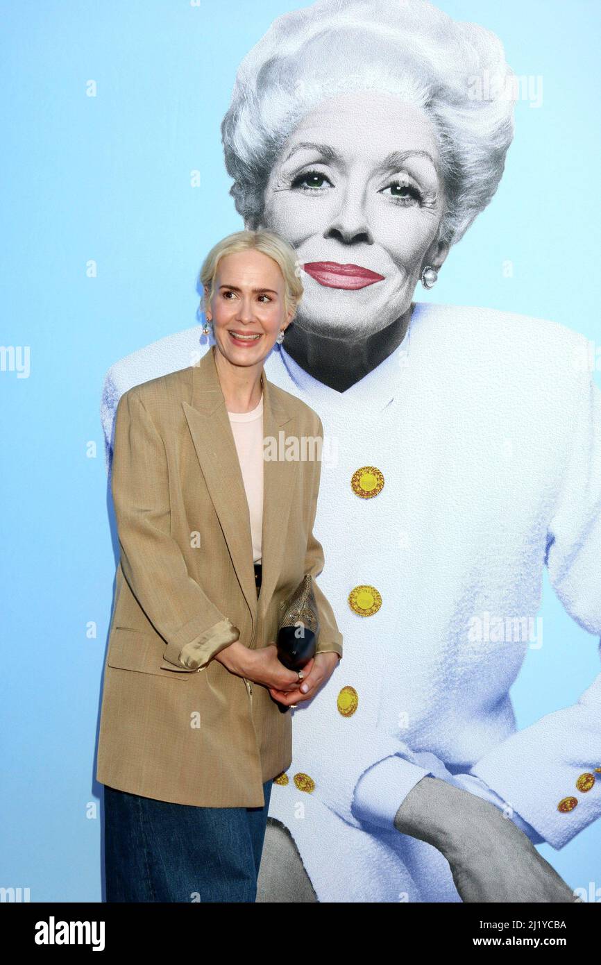 Pasadena, CA. 26th Mar, 2022. Sarah Paulson, with Poster of Holland ...