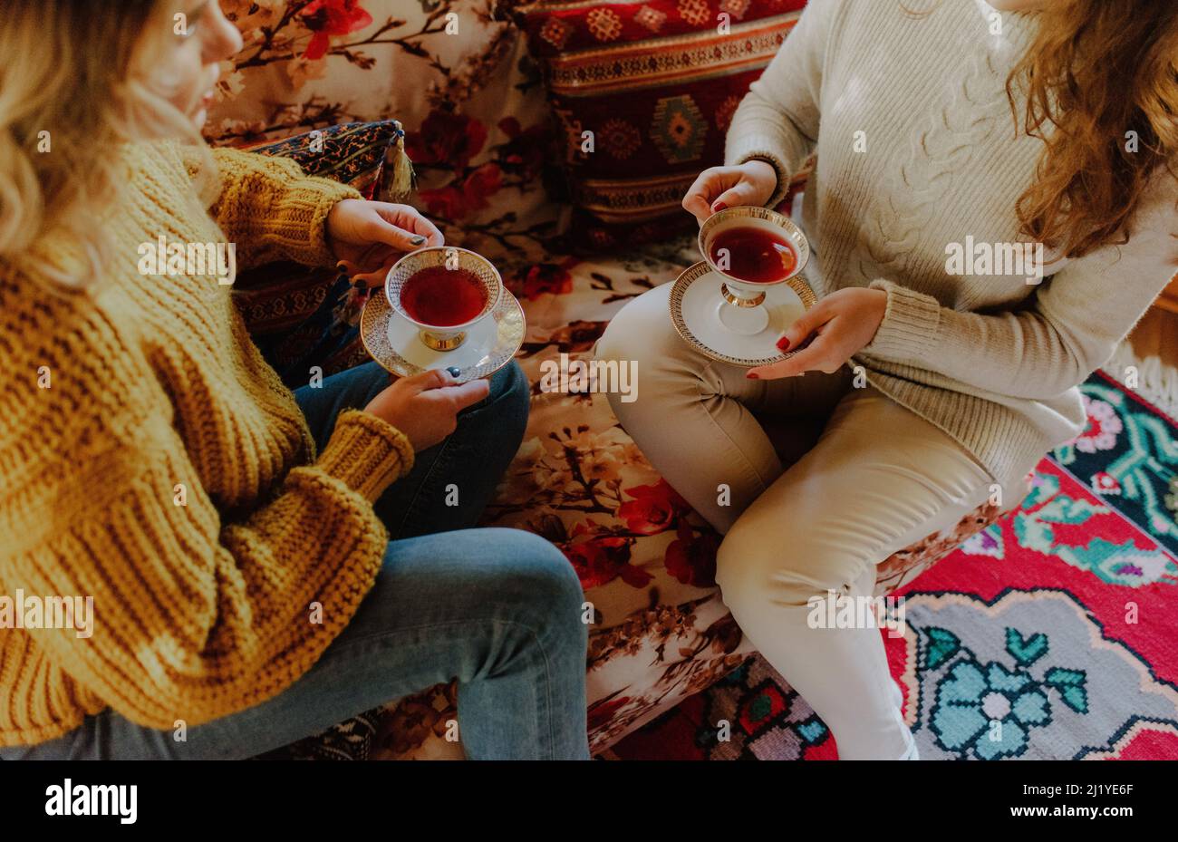 Cozy outfits hi-res stock photography and images - Alamy