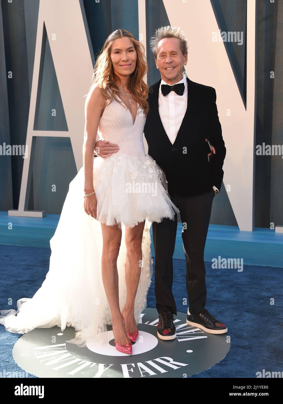 Brian Grazer and Veronica Smiley at the 2022 Vanity Fair Oscar Party ...