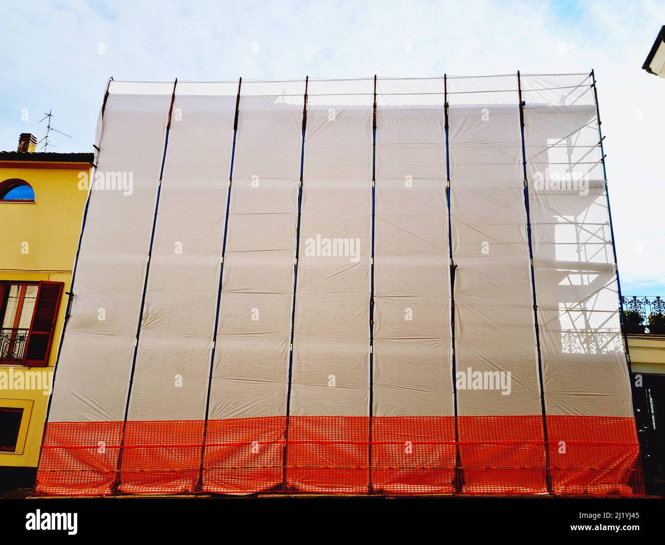 Plastic scaffold netting hi-res stock photography and images - Alamy