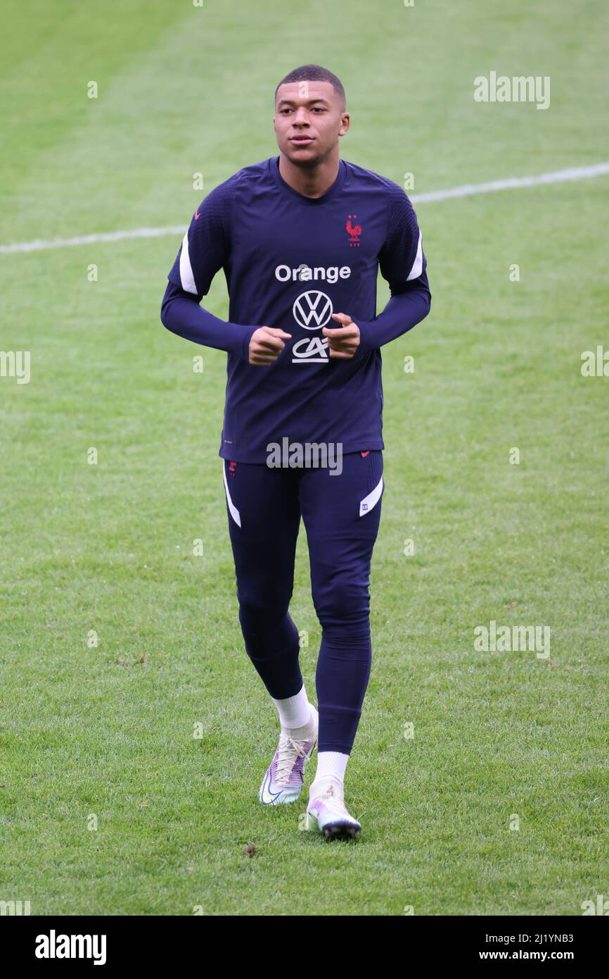 Kylian MBappé during the press conference and training of the French ...