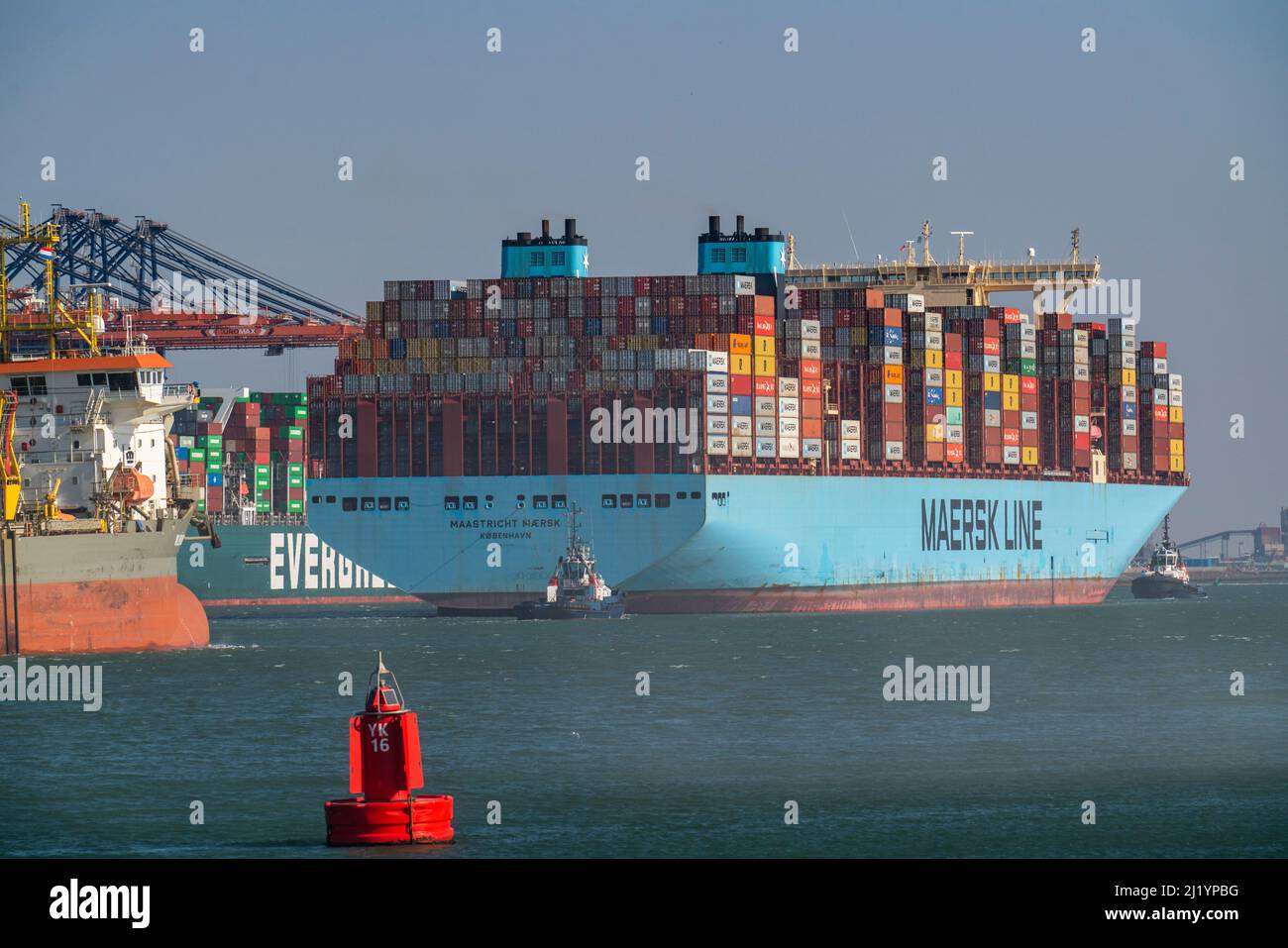 Container ship of shipping company Maersk Line, Maastricht Maersk ...