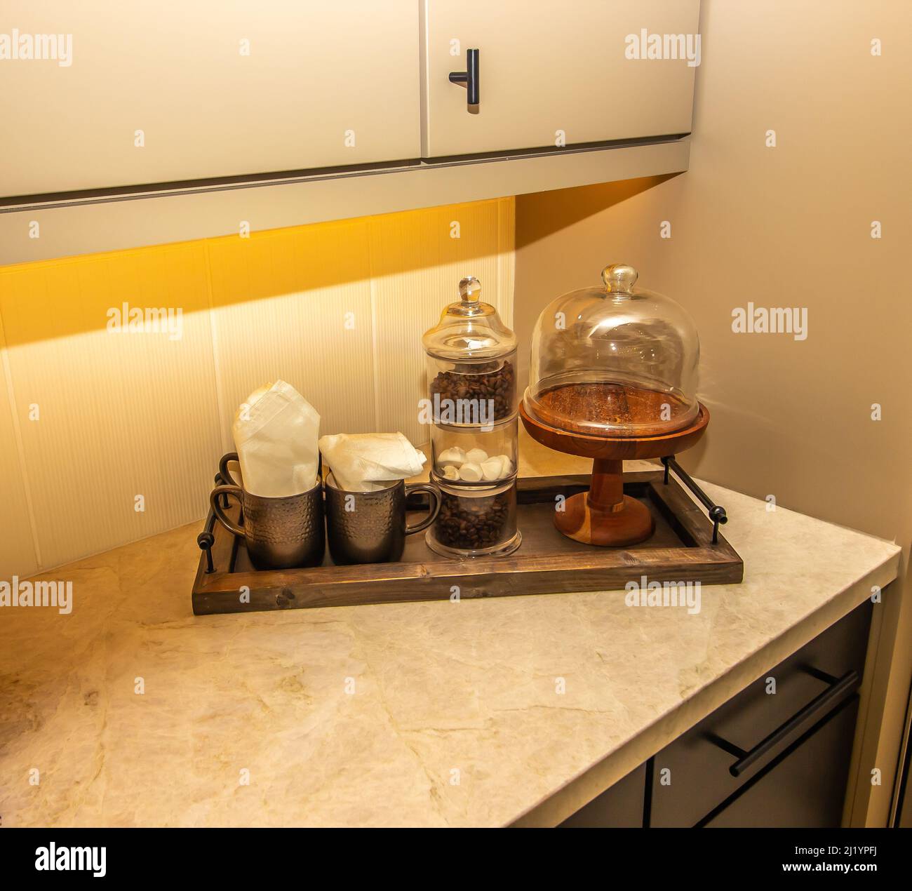 Kitchen with under cabinet lighting hi-res stock photography and images ...
