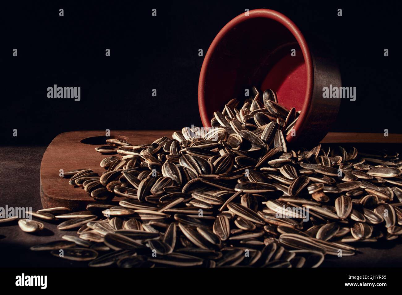 Sunflower seeds inverted hi-res stock photography and images - Alamy