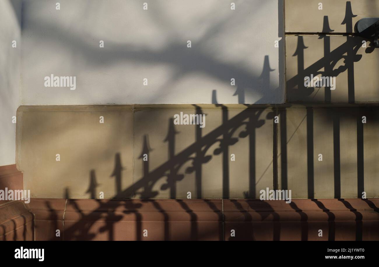 V shaped building hi-res stock photography and images - Alamy