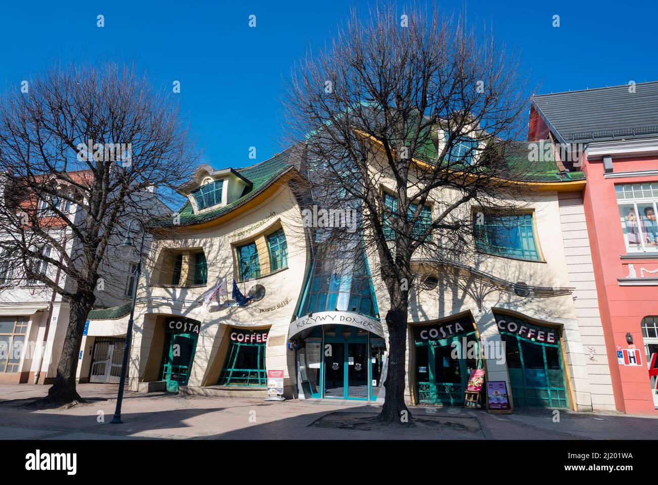 Crooked house poland hi-res stock photography and images - Alamy