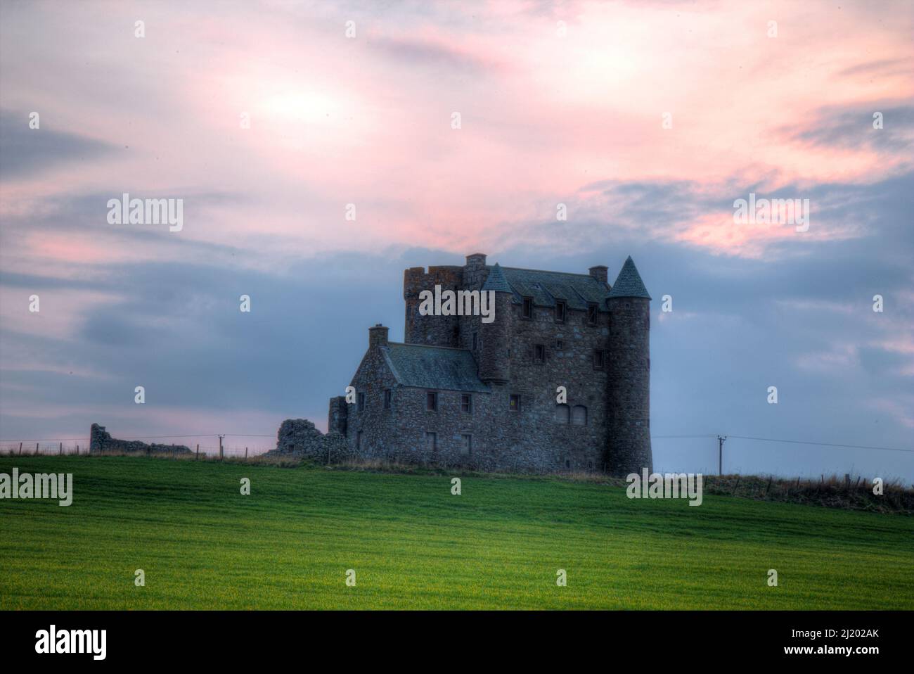 16th century castle scotland hi-res stock photography and images - Alamy