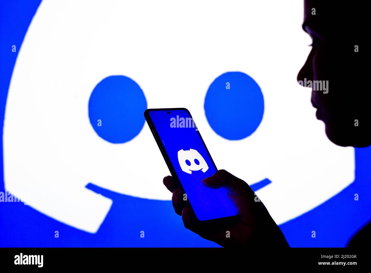 Discord logo hi-res stock photography and images - Alamy