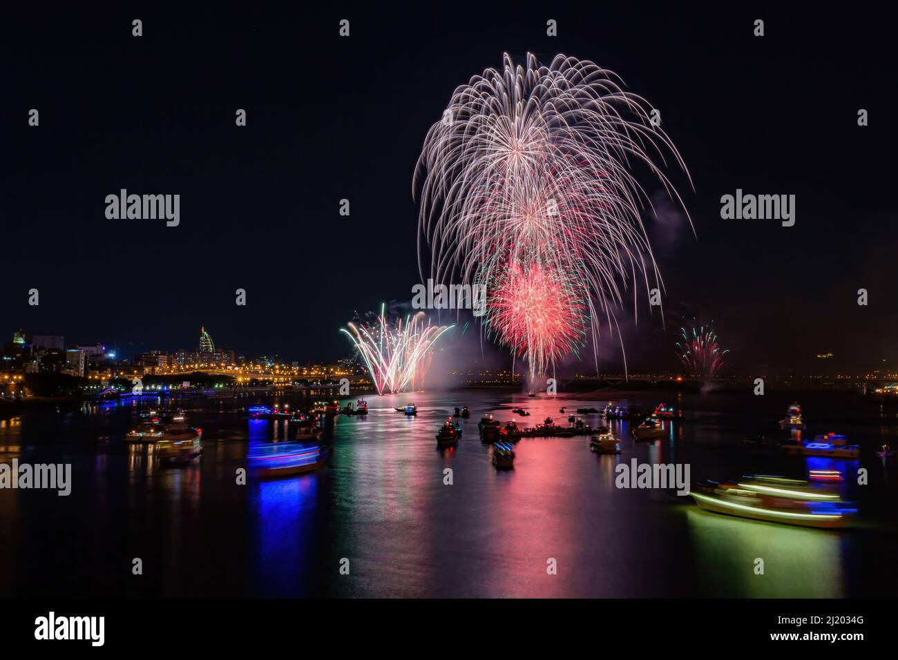 Night view of the Dadaocheng Fireworks Festival at Taipei, Taiwan Stock ...
