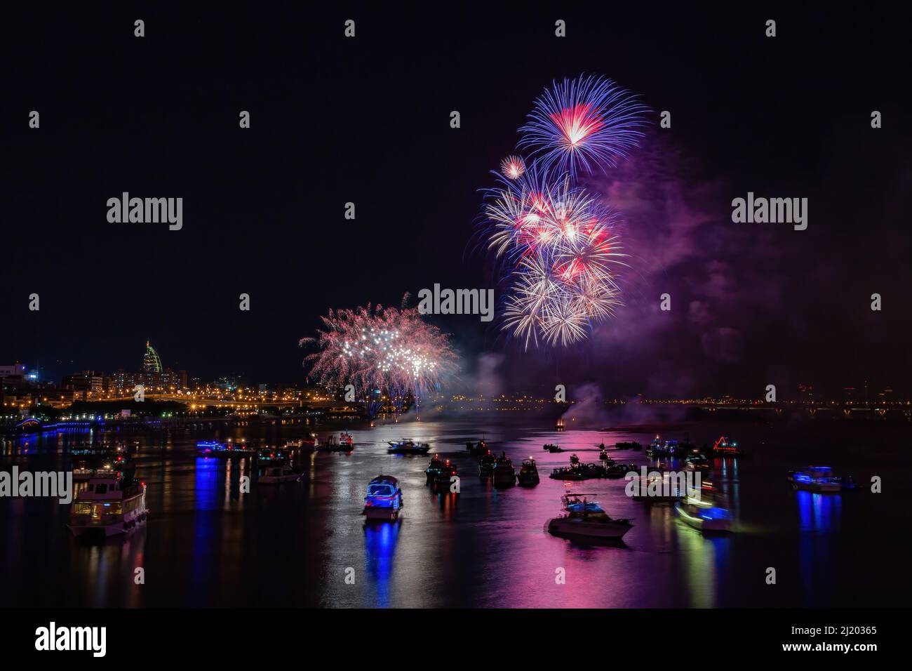 Night view of the Dadaocheng Fireworks Festival at Taipei, Taiwan Stock ...