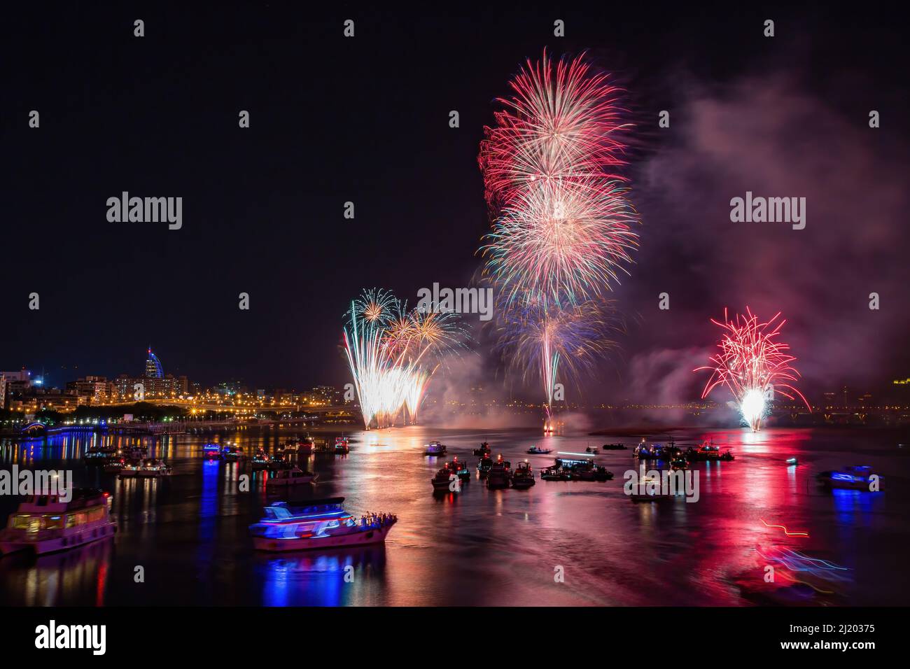 Night view of the Dadaocheng Fireworks Festival at Taipei, Taiwan Stock ...