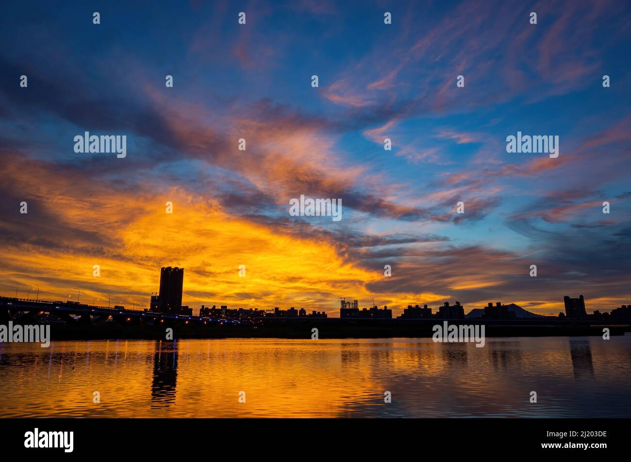 Sunset river landscape along the Dadaocheng area at Taipei, Taiwan ...