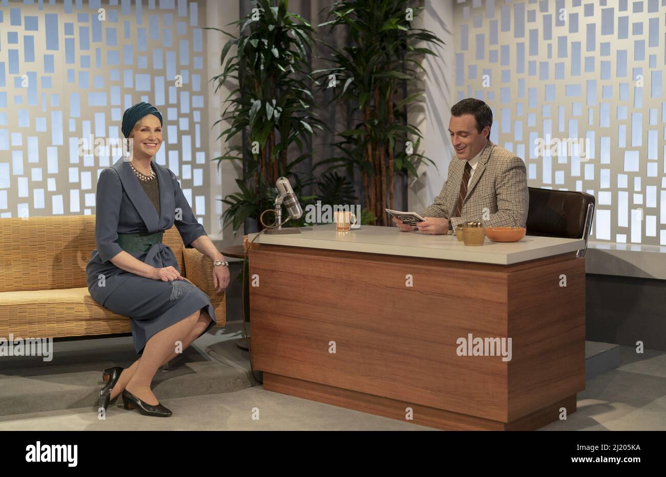 THE MARVELOUS MRS. MAISEL, left: Jane Lynch, 'How To Chew Quietly and ...