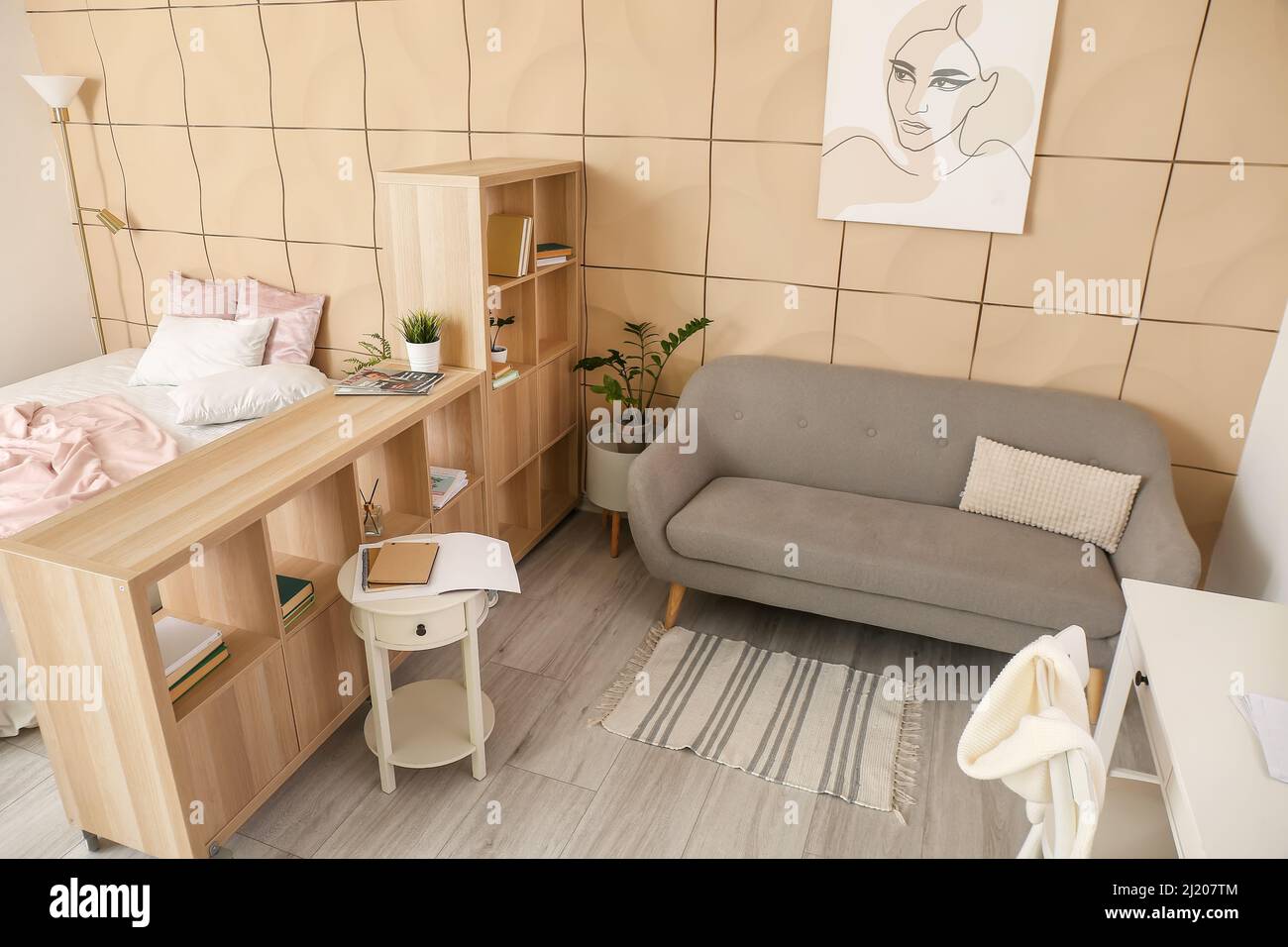 Divider shelf hi-res stock photography and images - Alamy