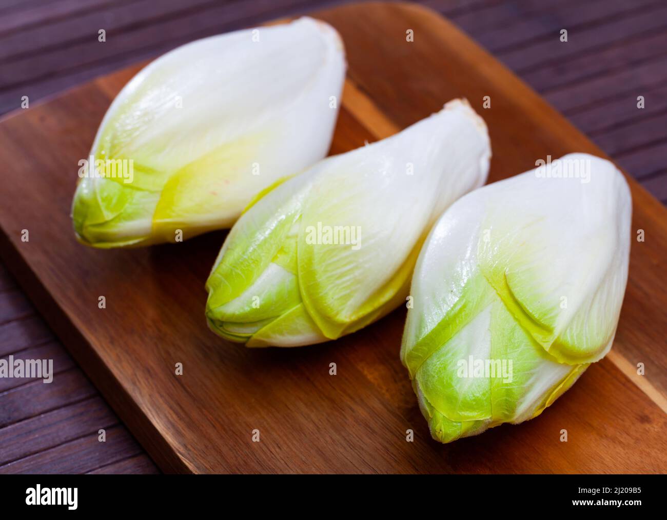 Endive head hi-res stock photography and images - Alamy