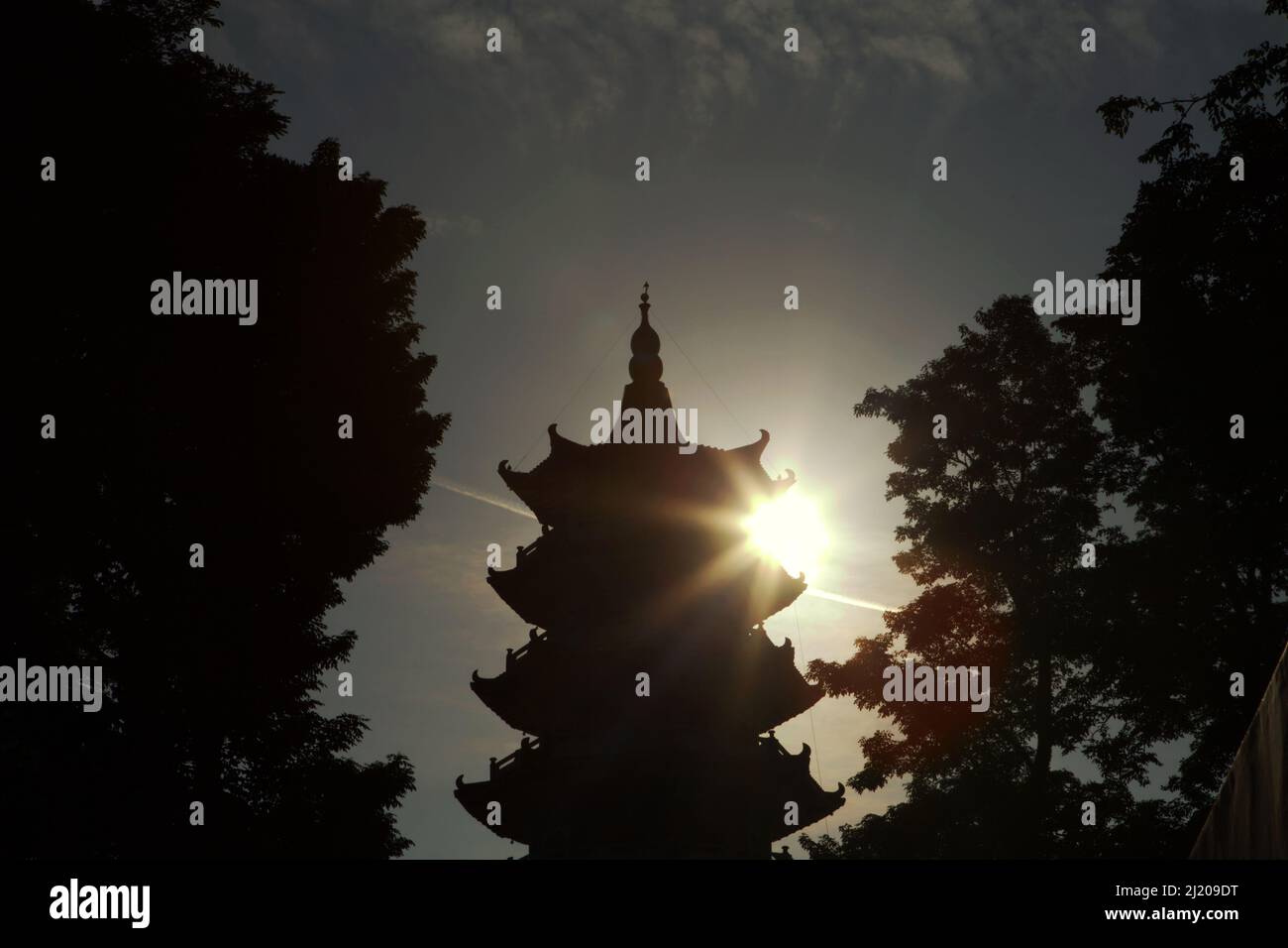 Ships in song dynasty hi-res stock photography and images - Alamy