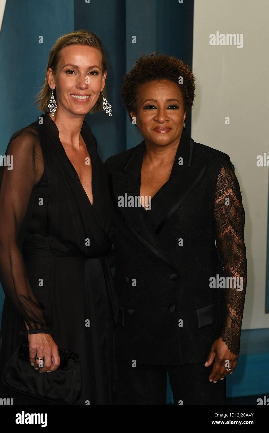 Beverly Hills, USA. 27th Mar, 2022. Alex Niedbalski and Wanda Sykes ...