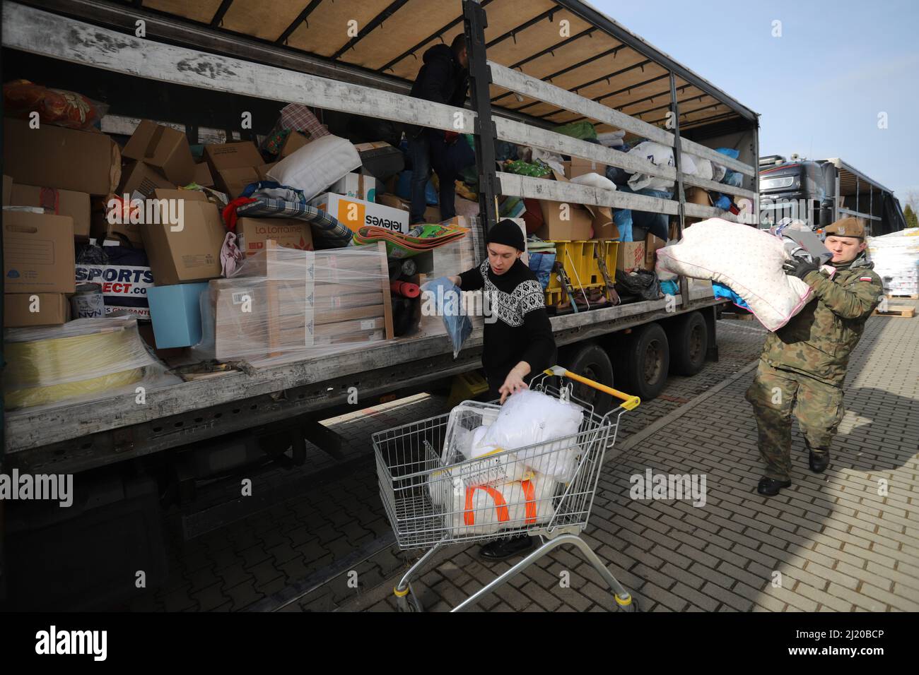 01.03.2022, Poland, Podkarpackie, Mlyny - Ukraine war: Distribution of ...