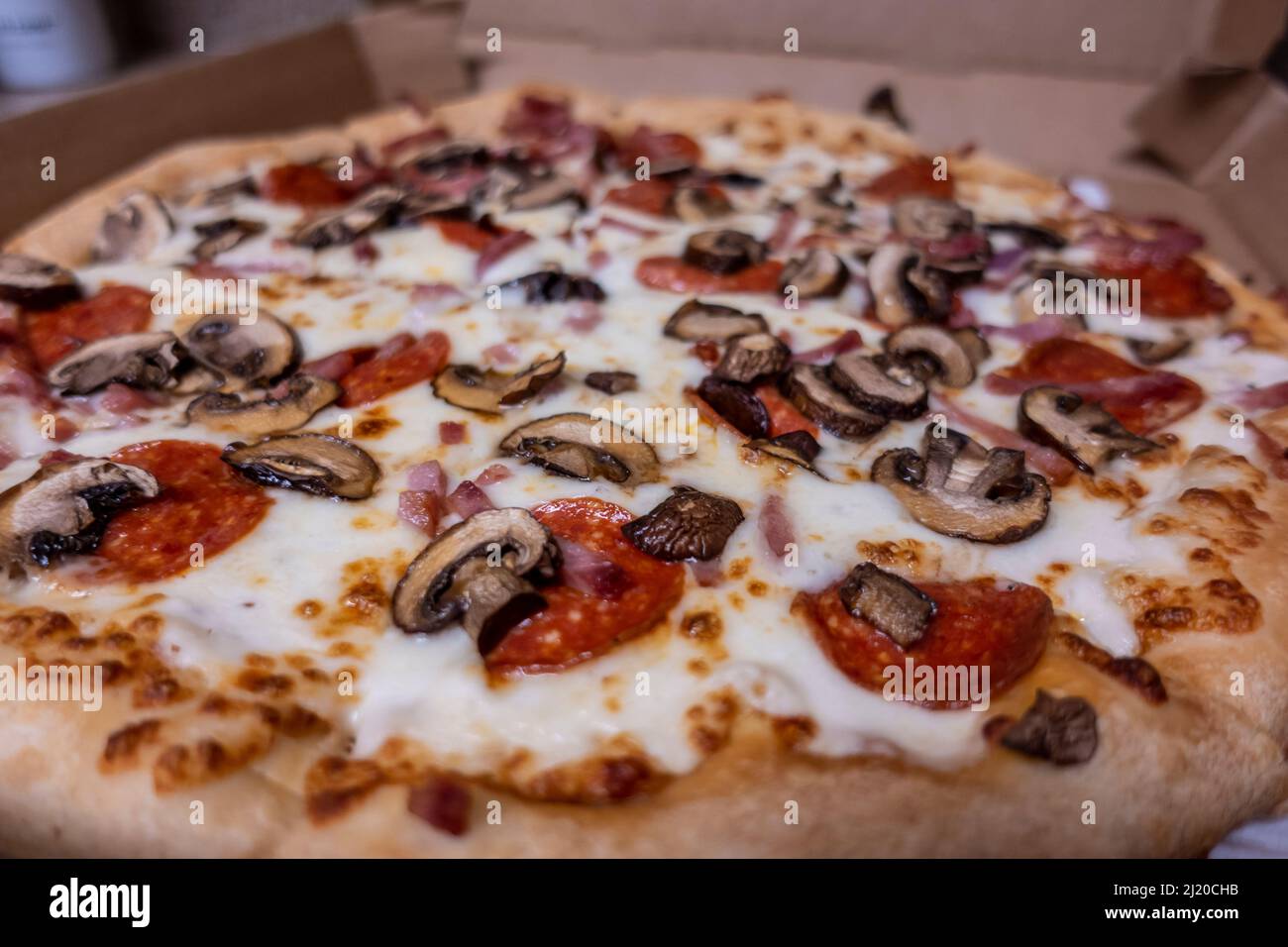 Delicious vegetable pizza topped hi-res stock photography and images ...