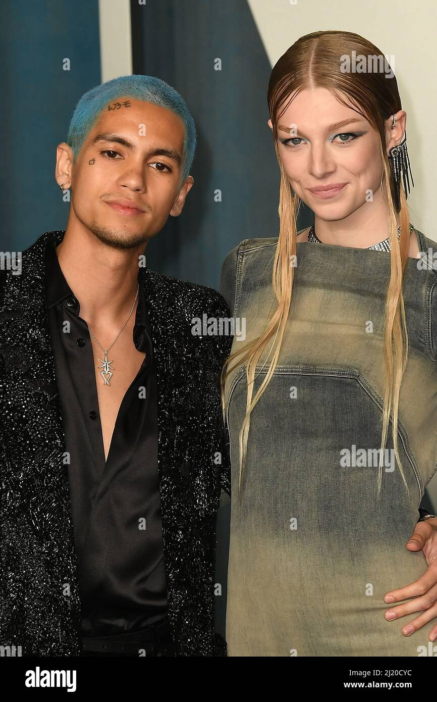 Hunter schafer dominic fike hi-res stock photography and images - Alamy