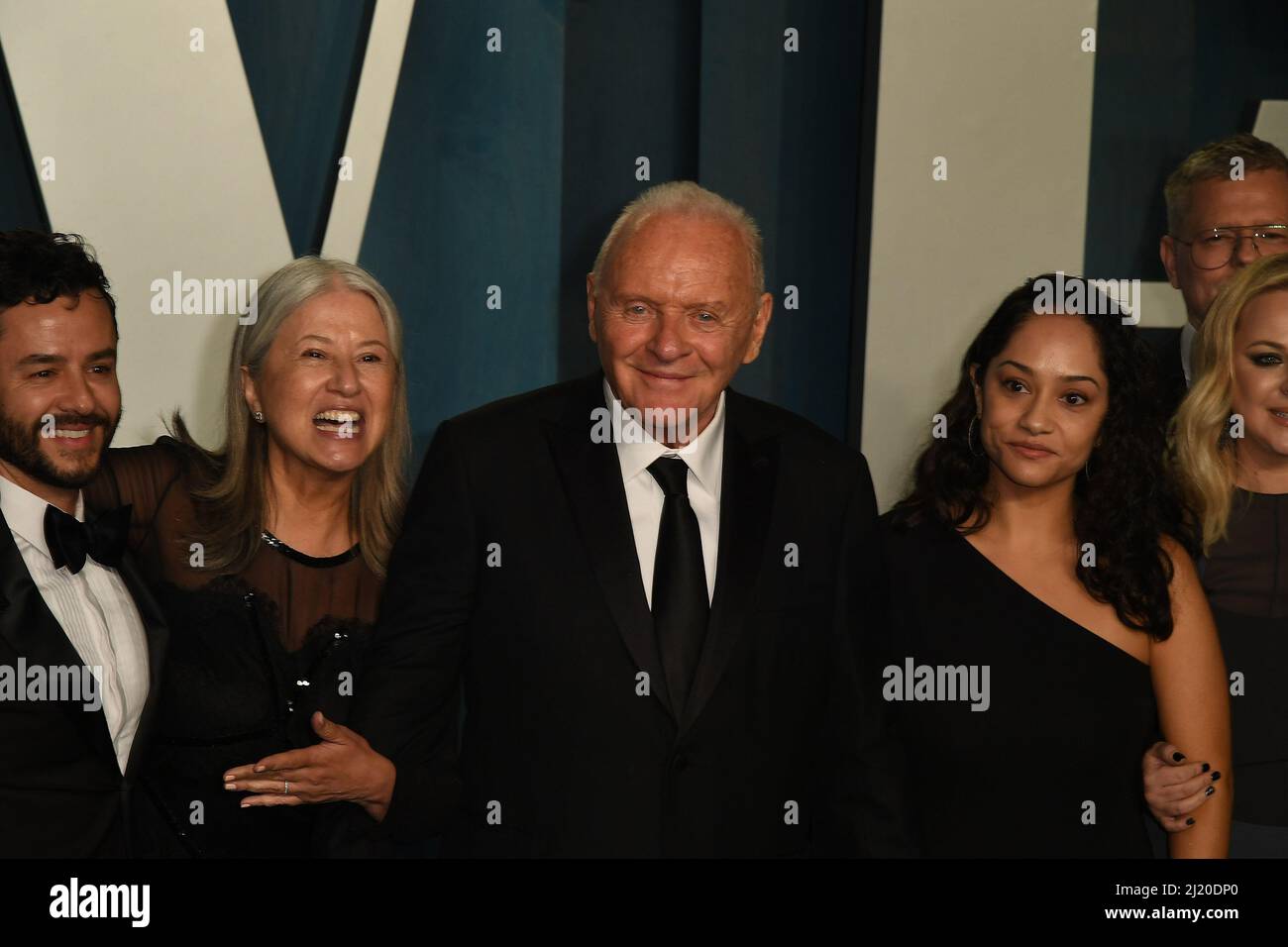 Anthony Hopkins and Stella Hopkins and guests attend the 2022 Vanity ...