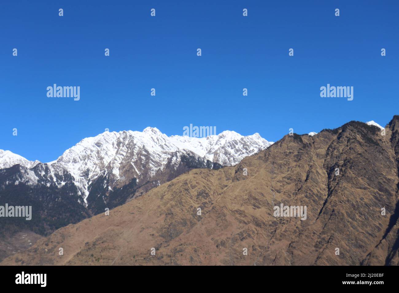 Snow mountains in india hi-res stock photography and images - Alamy