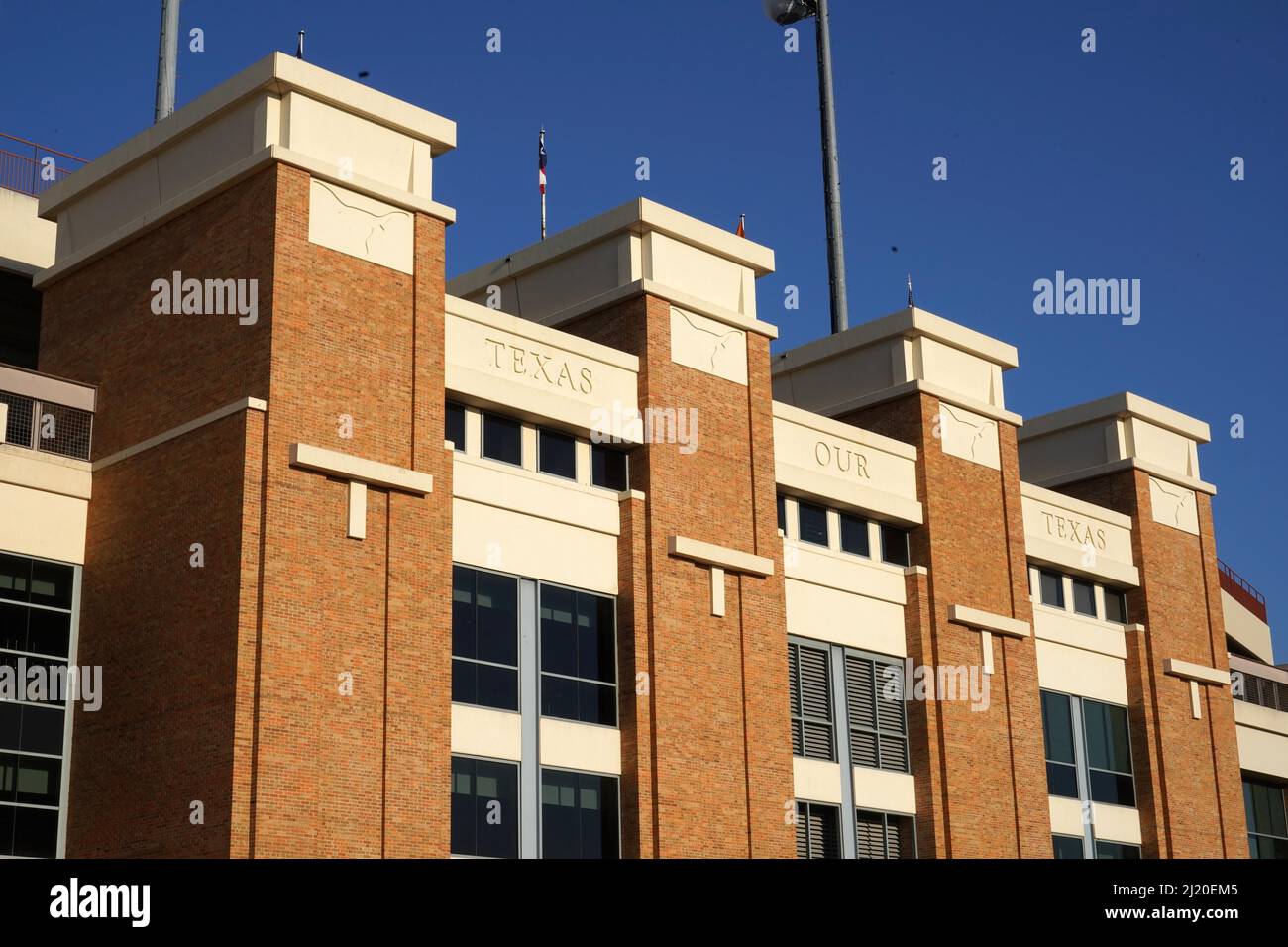 University campus facade hi-res stock photography and images - Alamy