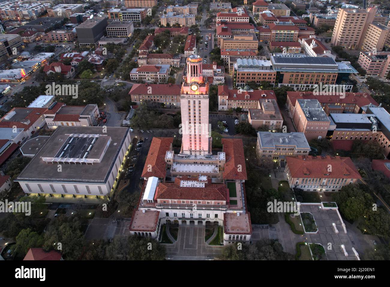 The UT Tower and Main Building on the University of Texas campus is ...