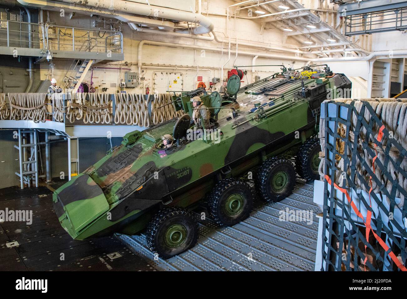 U.S. Navy Sailors assigned to amphibious transport dock USS Anchorage ...