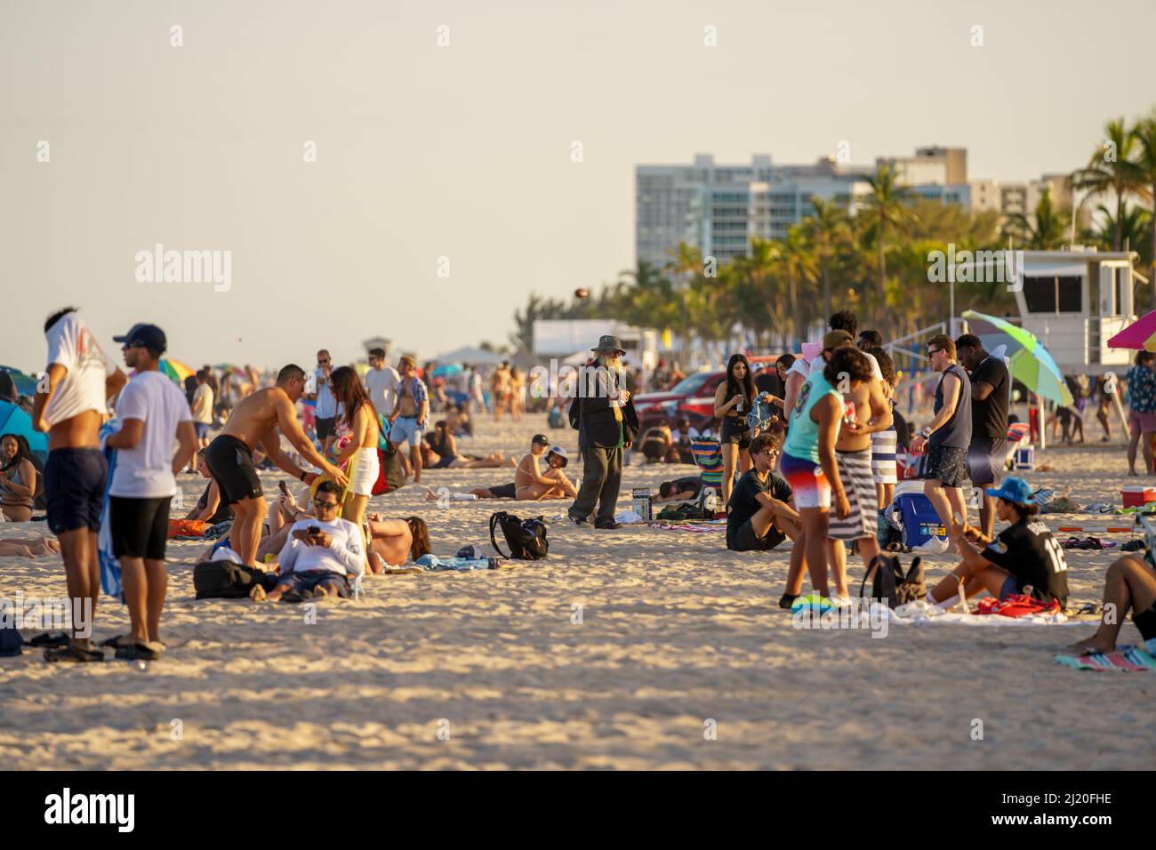 Spring break crowds fort lauderdale hi-res stock photography and images ...