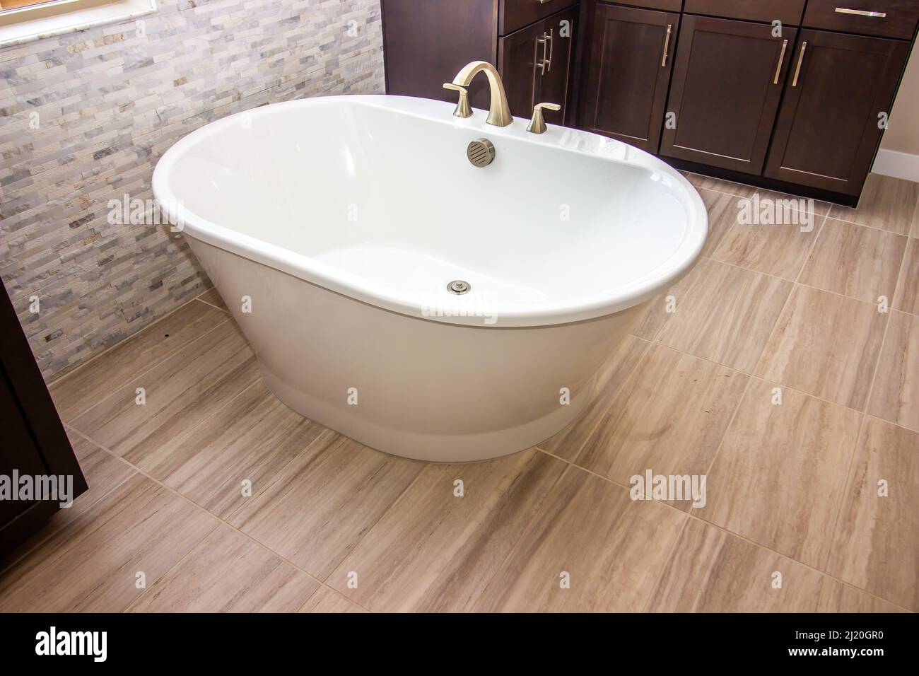 Overflow tub hi-res stock photography and images - Alamy