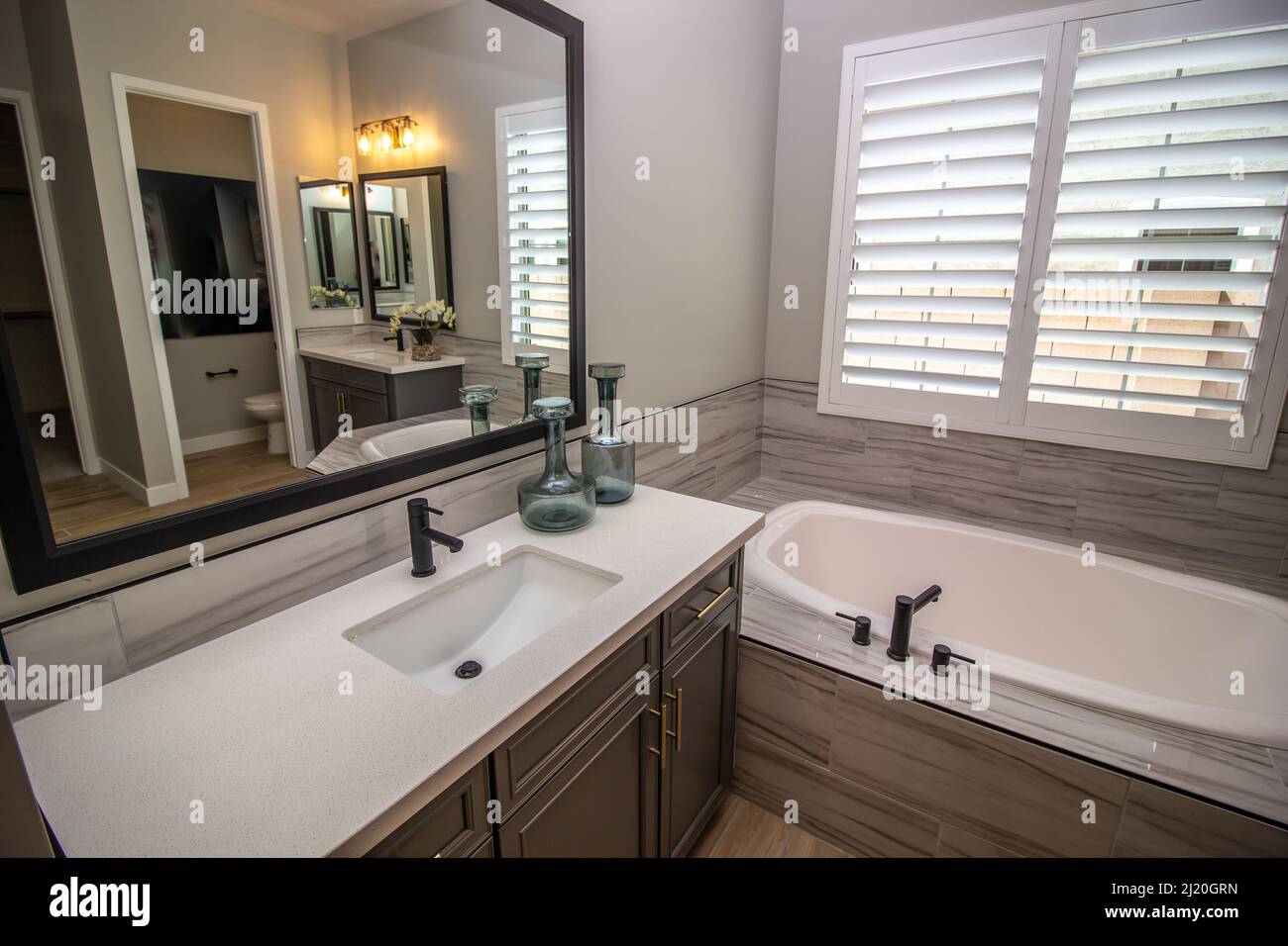Master Bathroom With Two Vanities Stock Photo - Alamy