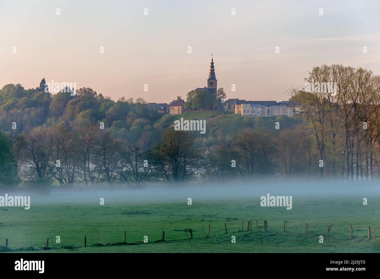 Typical landscape of the Belgian countryside on a beautiful spring day ...