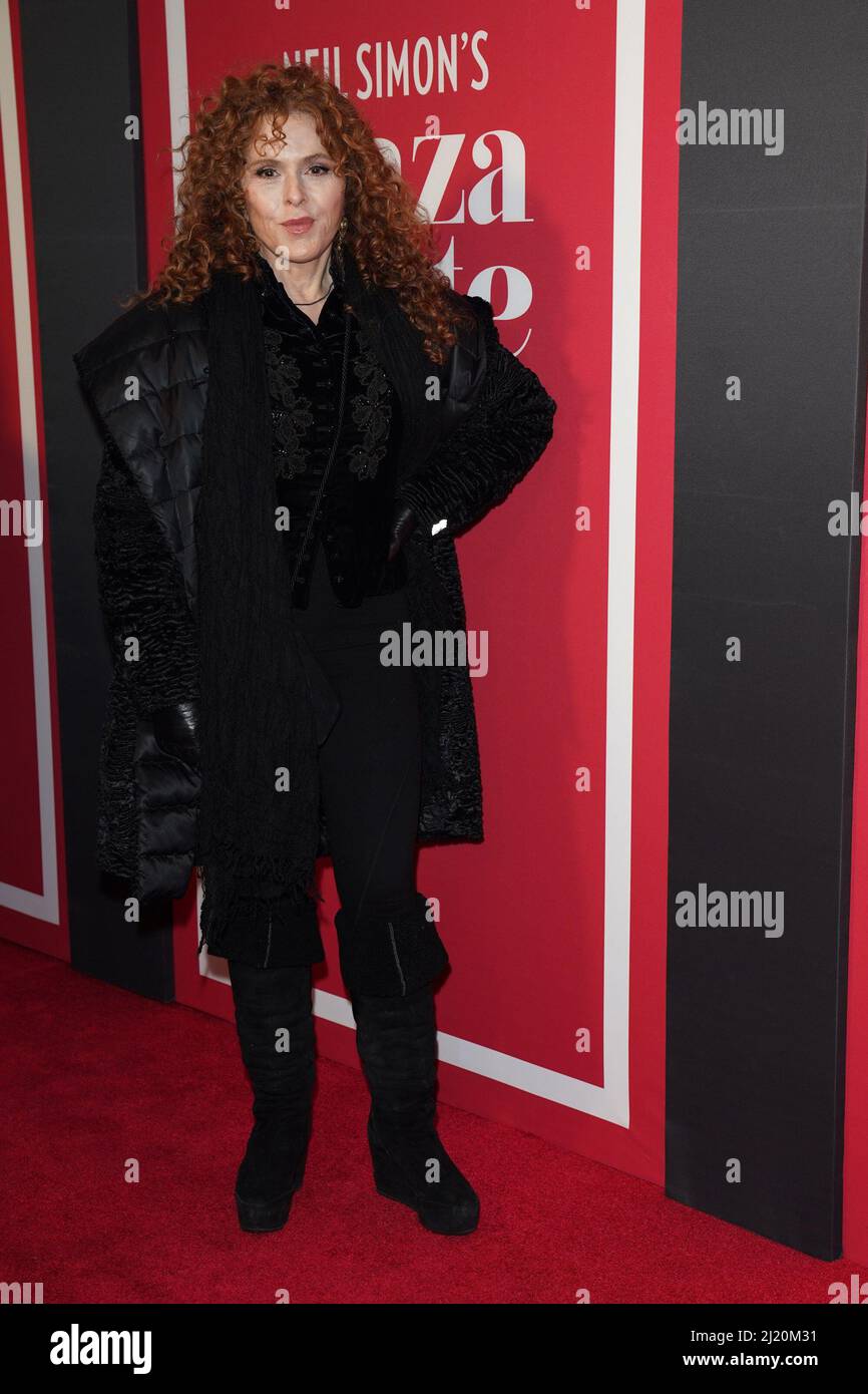 Bernadette peters 2022 hi-res stock photography and images - Alamy