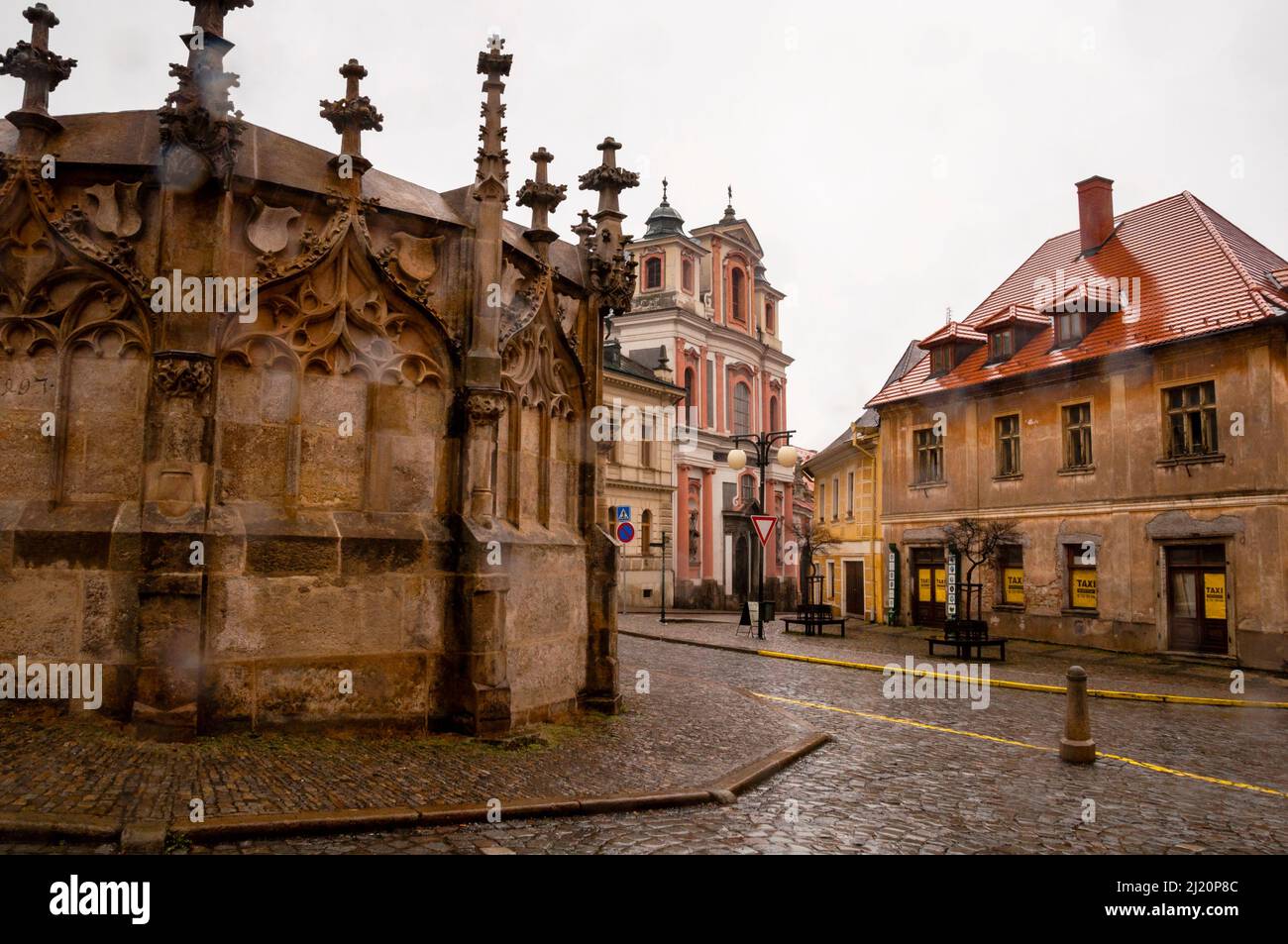 Twelve sided stone hi-res stock photography and images - Alamy